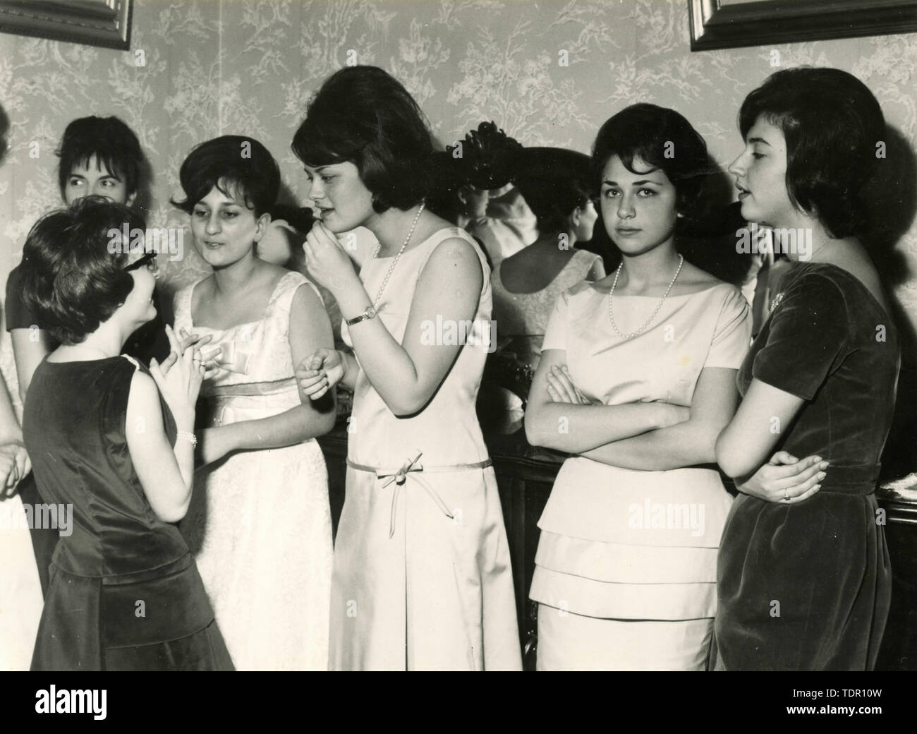 Group of girls at an house party, Italy 1970s Stock Photo - Alamy