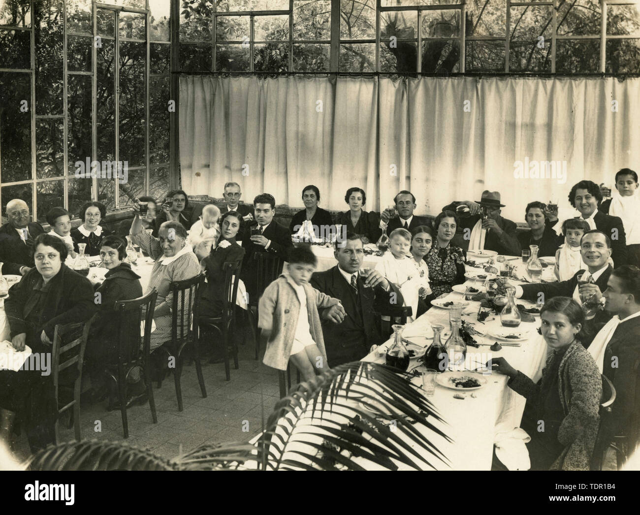 Italy family lunch 1930s hi-res stock photography and images - Alamy