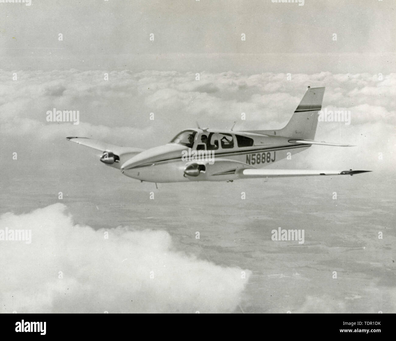 Beechcraft baron b55 hi-res stock photography and images - Alamy