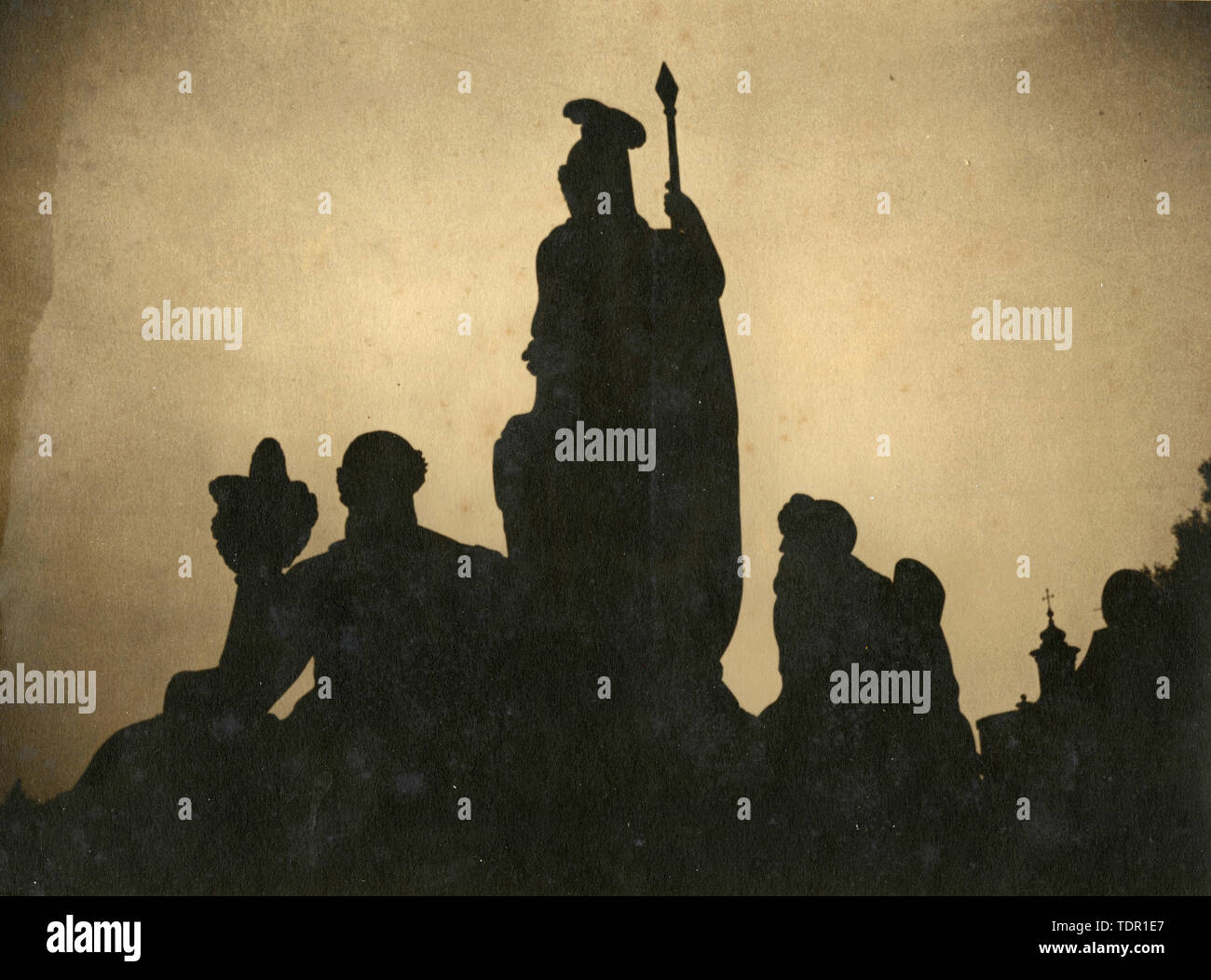 Dea Roma monumental fountain, Piazza del Popolo, Rome, Italy 1935 Stock ...