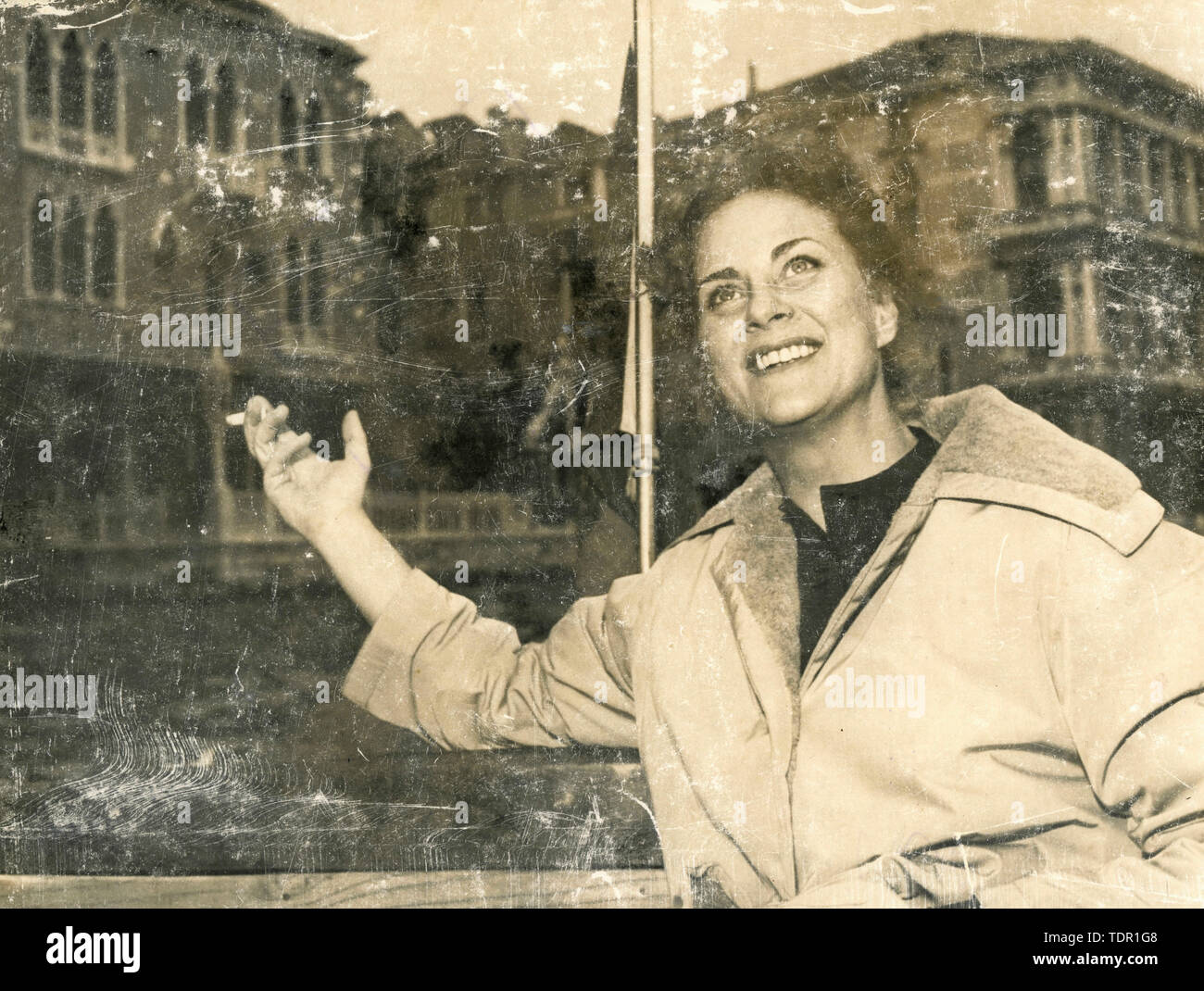 Theatre actress 1950s hi-res stock photography and images - Alamy