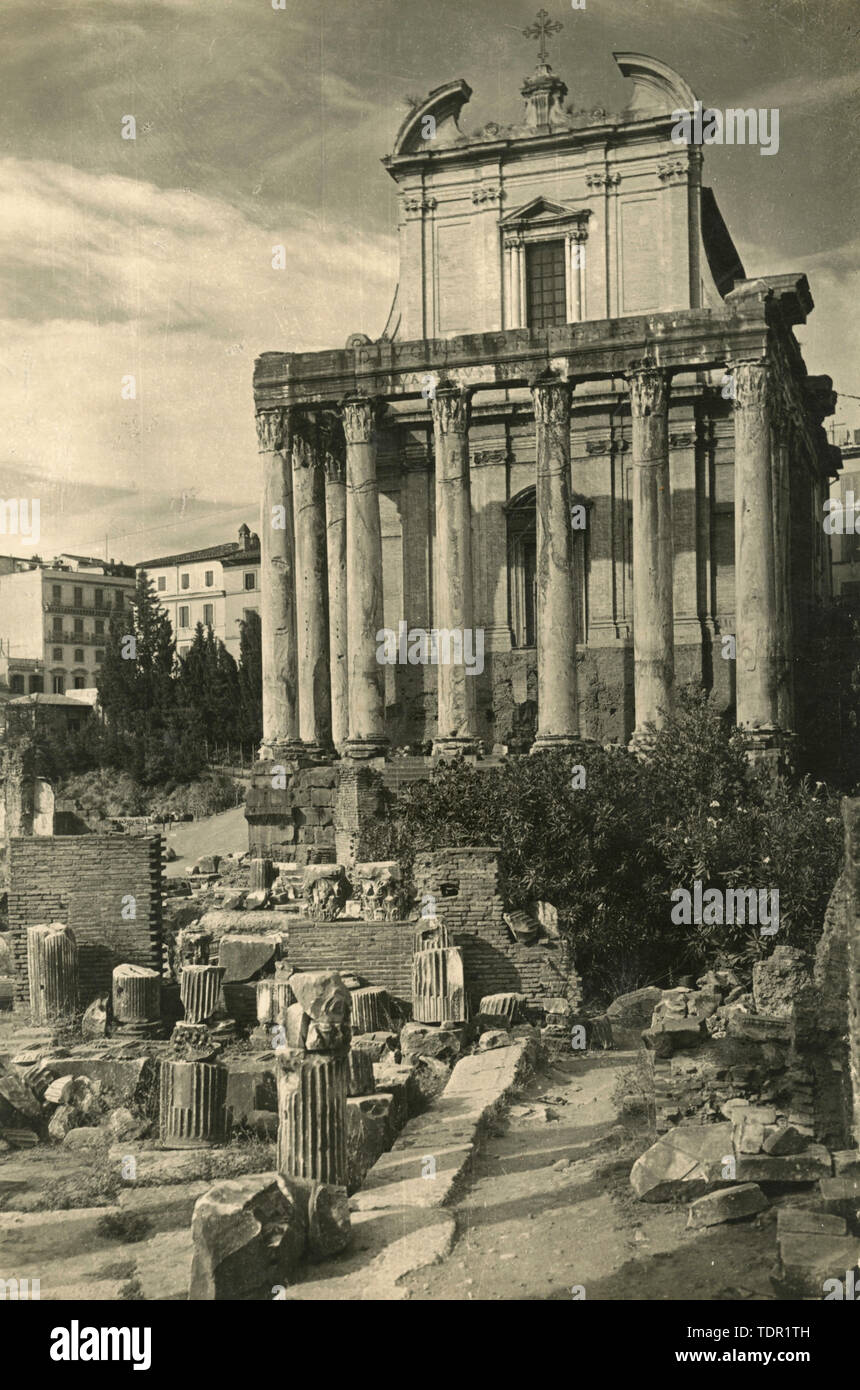 Forum rome 1930s hi-res stock photography and images - Alamy