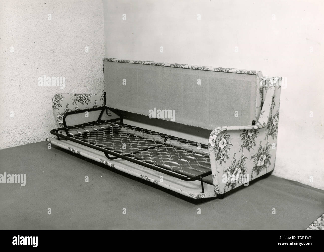 Sofa with springs, Italy 1950s Stock Photo - Alamy