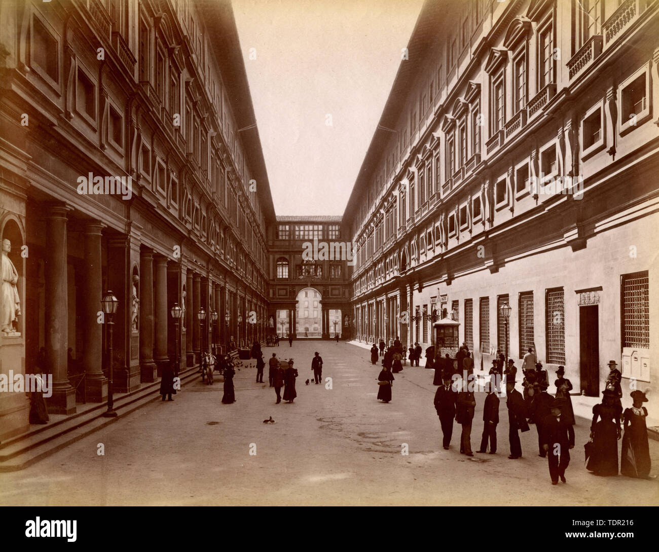 Uffizi Museum courtyard, Florence, Italy 1880s Stock Photo - Alamy