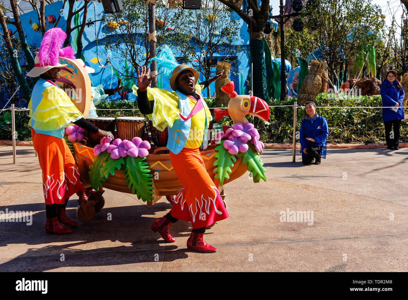 Shanghai Haichang Ocean Park float parade Stock Photo - Alamy