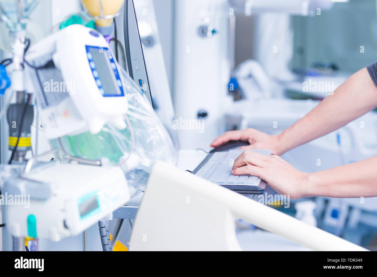 Physician, doctor, emergency, emergency, hospital, intensive care unit ...