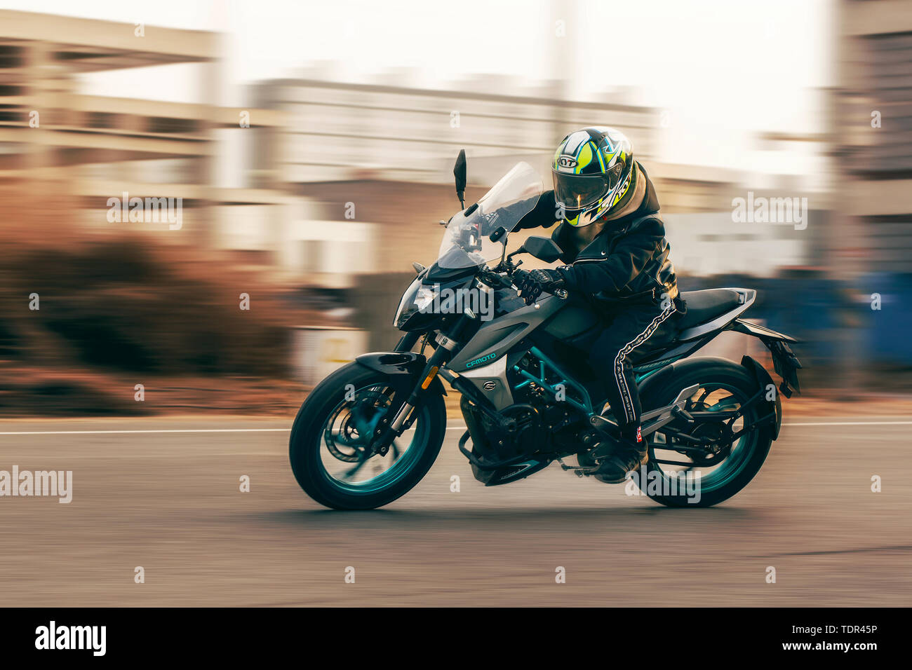 Mini motorcycles racing hi-res stock photography and images - Alamy