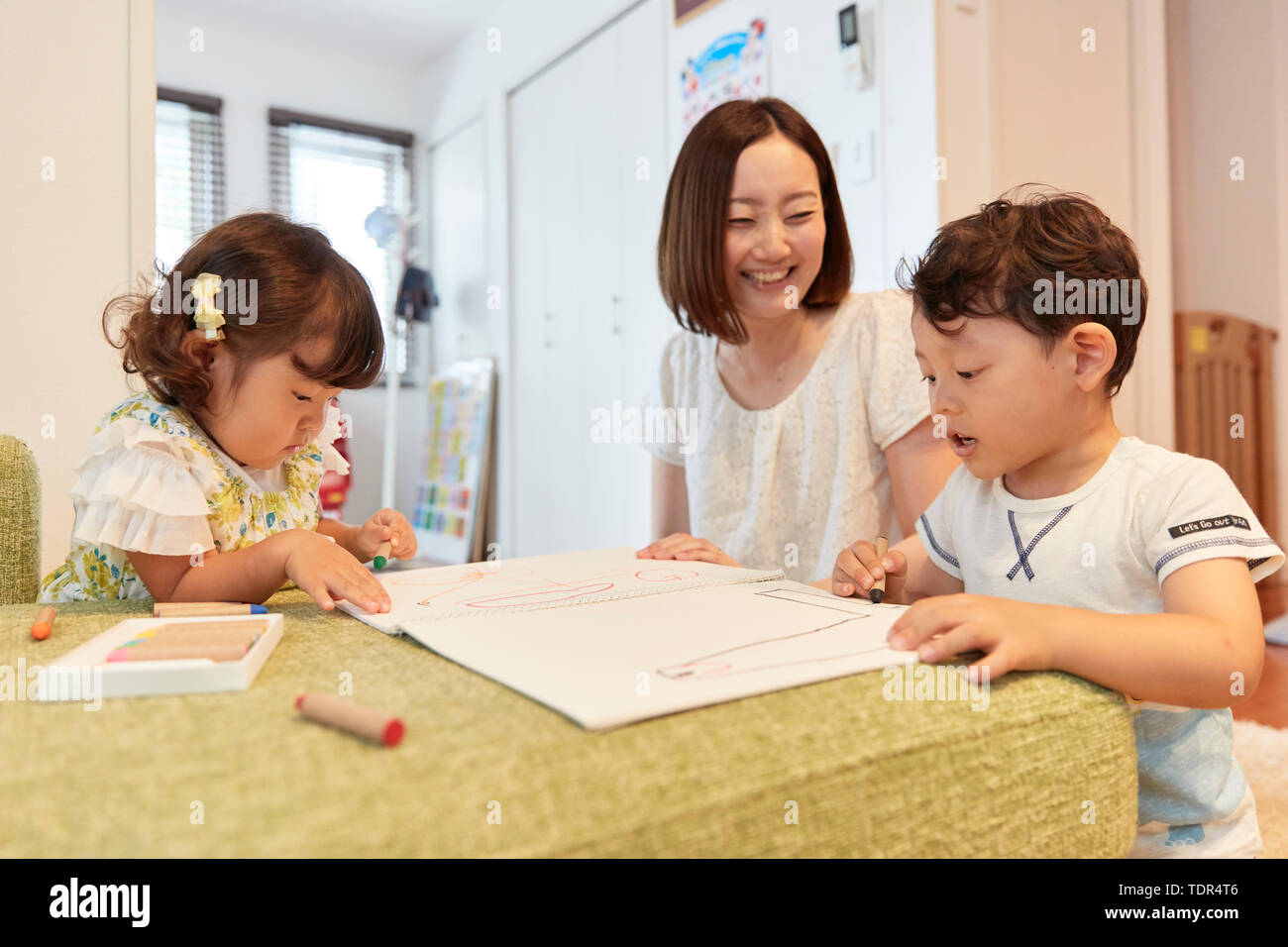Asian boy drawing hi-res stock photography and images - Alamy