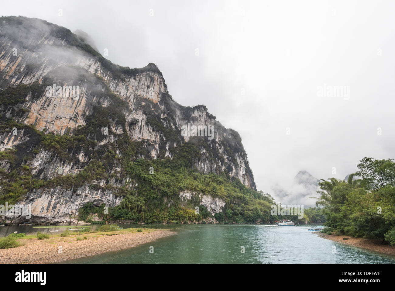 Guilin landscape painting hi-res stock photography and images - Alamy