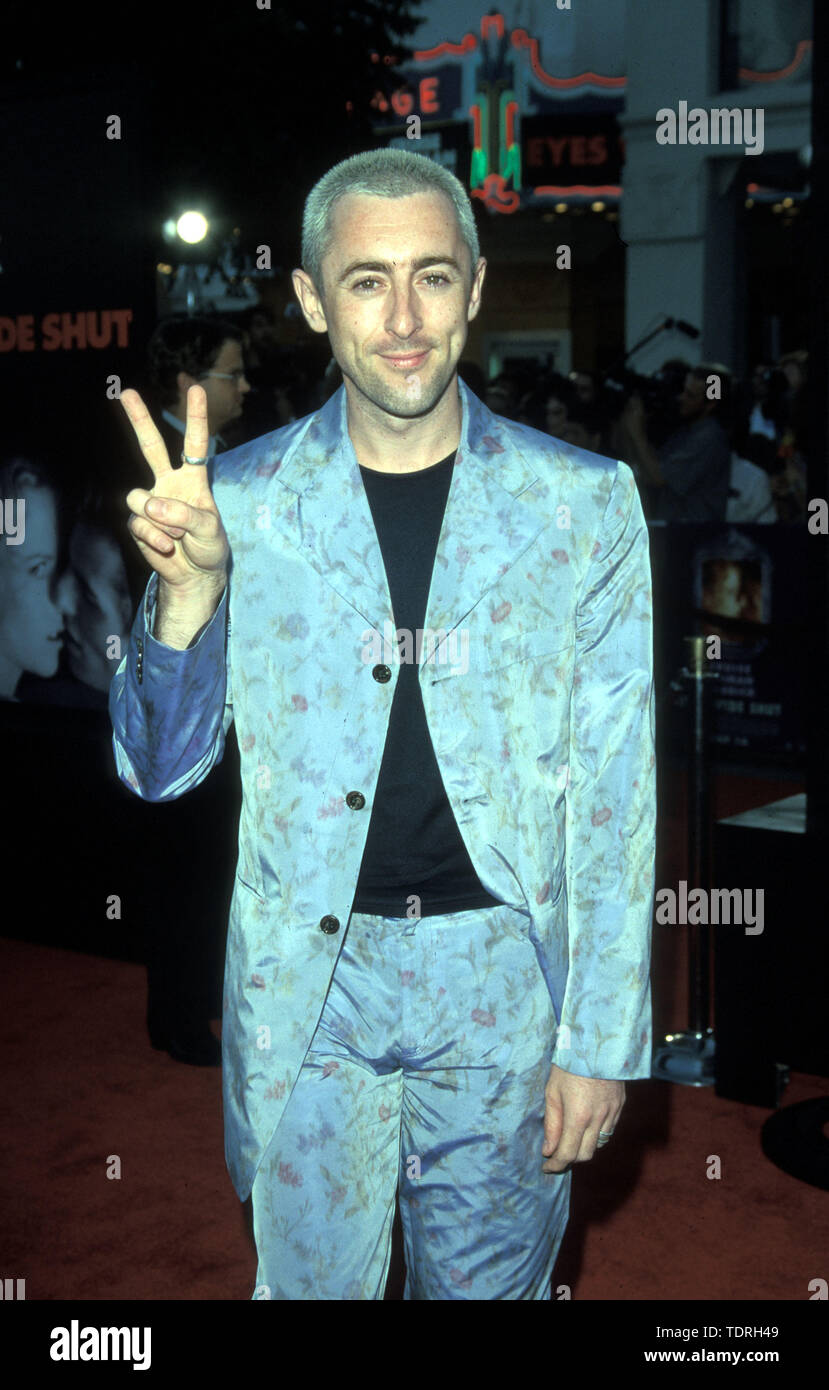 Actor ALAN CUMMINGS @ the premiere of 'Eyes Wide Shut.' (Credit Image ...