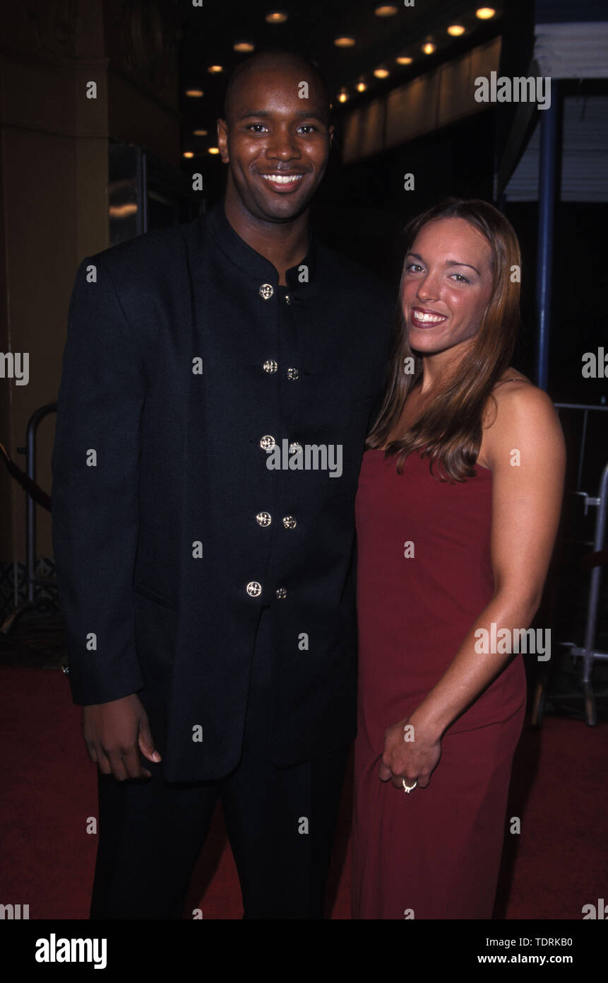 Actor LARRY 'TANK' JONES @ the 'Three Kings' movie premiere. (Credit ...
