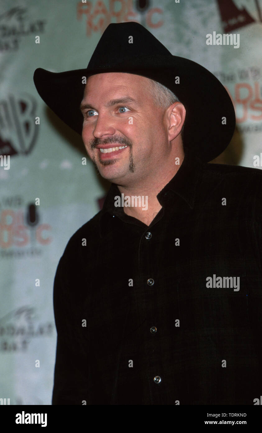 To singer garth brooks hi-res stock photography and images - Alamy