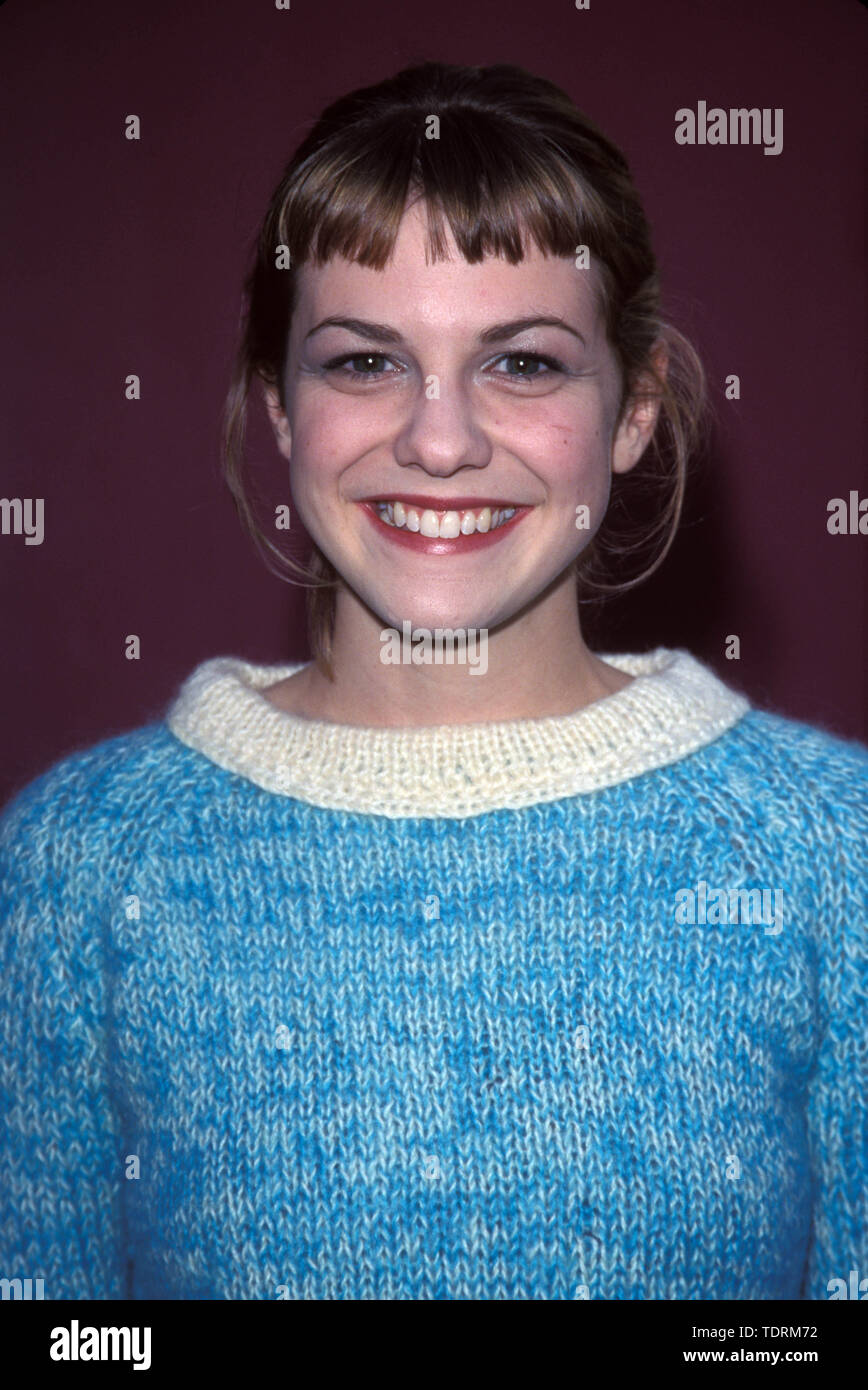 Larisa Oleynik's Instagram, Twitter & Facebook on IDCrawl