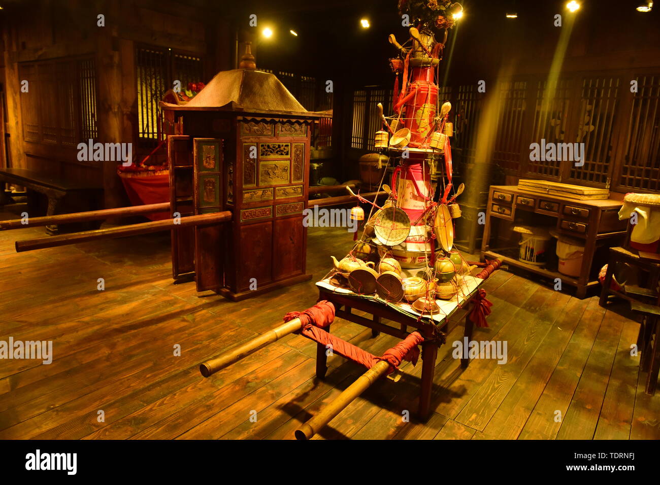 Traditional wedding custom of palanquin dowry Stock Photo - Alamy