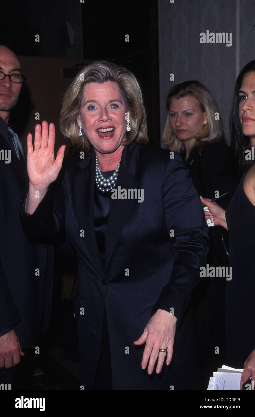 Feb 20, 2000; Los Angeles, CA, USA; TIPPER GORE, wife of former vice ...