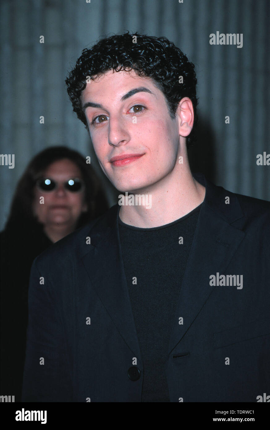 Jason biggs loser 2000 hi-res stock photography and images - Alamy