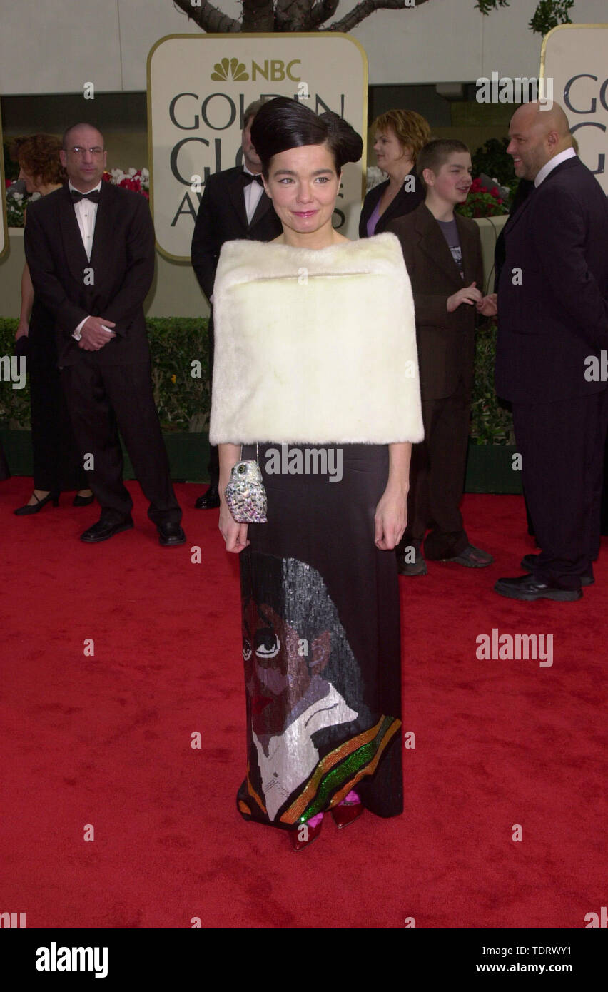 Bjork singer 2001 hi-res stock photography and images - Alamy