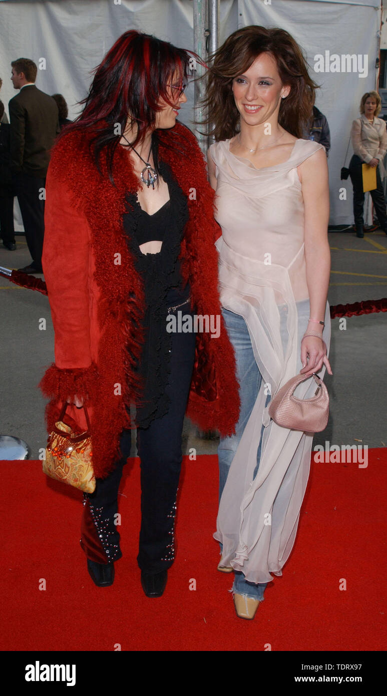 Jan 09, 2002; Los Angeles, CA, USA; Singer MEREDITH BROOKS & actress ...