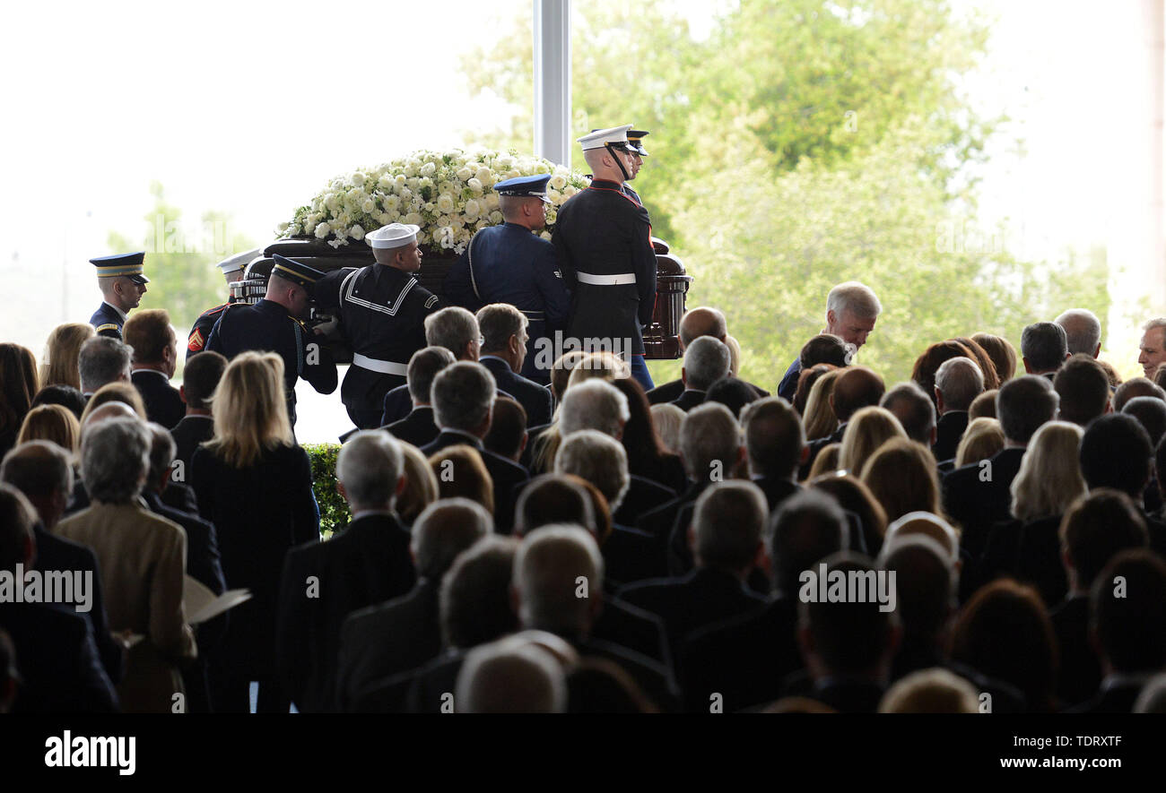 Nancy reagan ronald reagan casket High Resolution Stock Photography and ...