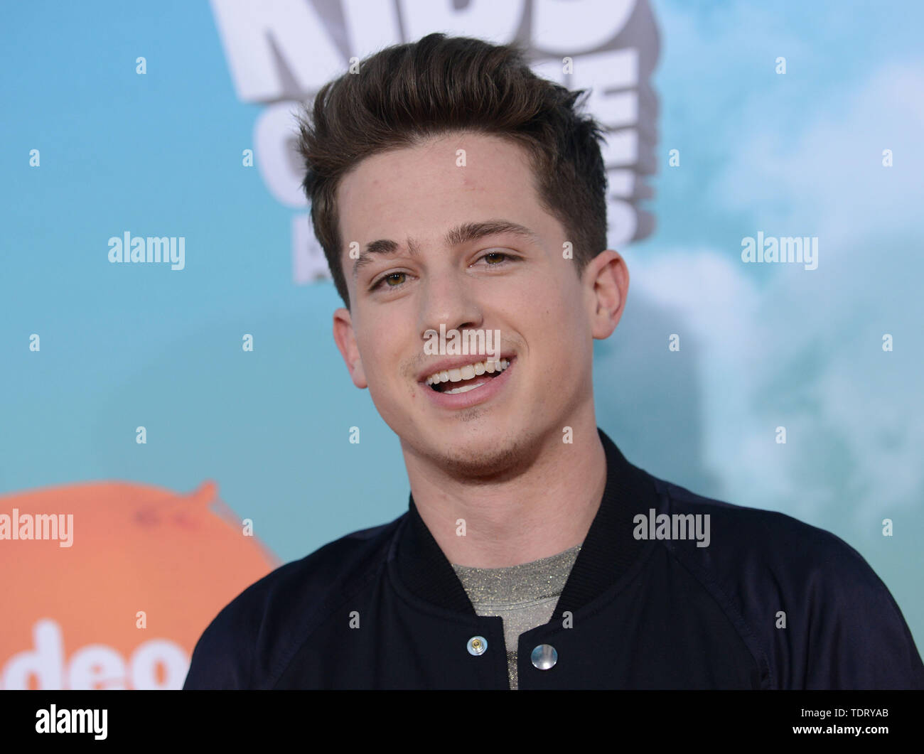 Charlie puth 2016 hi-res stock photography and images - Alamy
