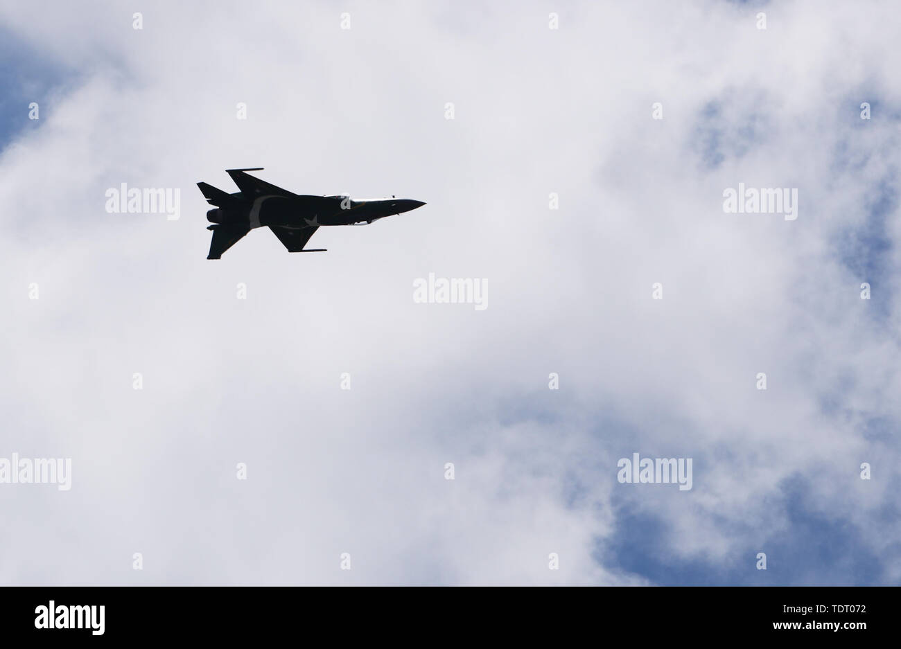 Paris, France. 17th June, 2019. A JF-17 Thunder from the Pakistan Air ...