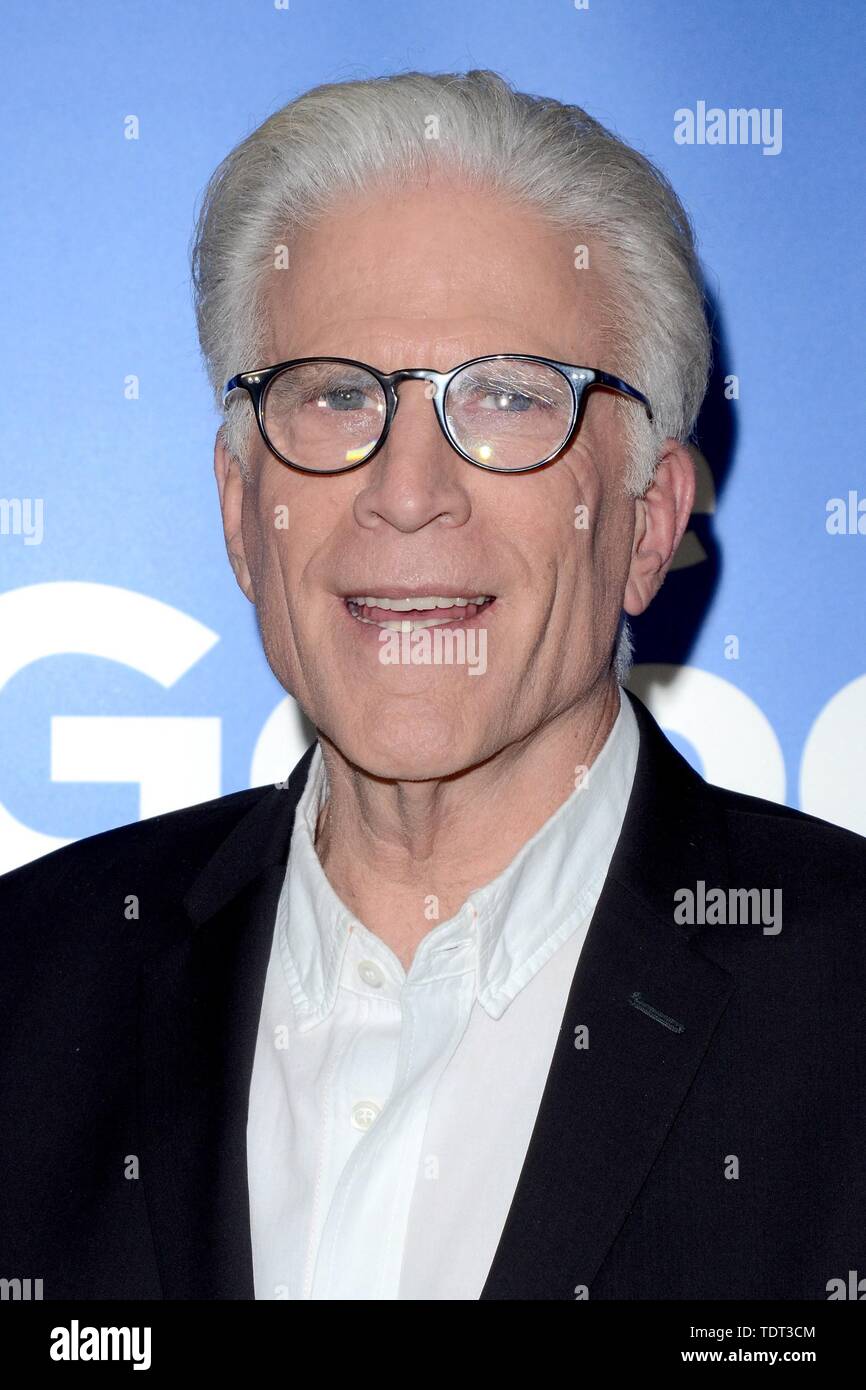Ted danson the good place hi-res stock photography and images - Alamy