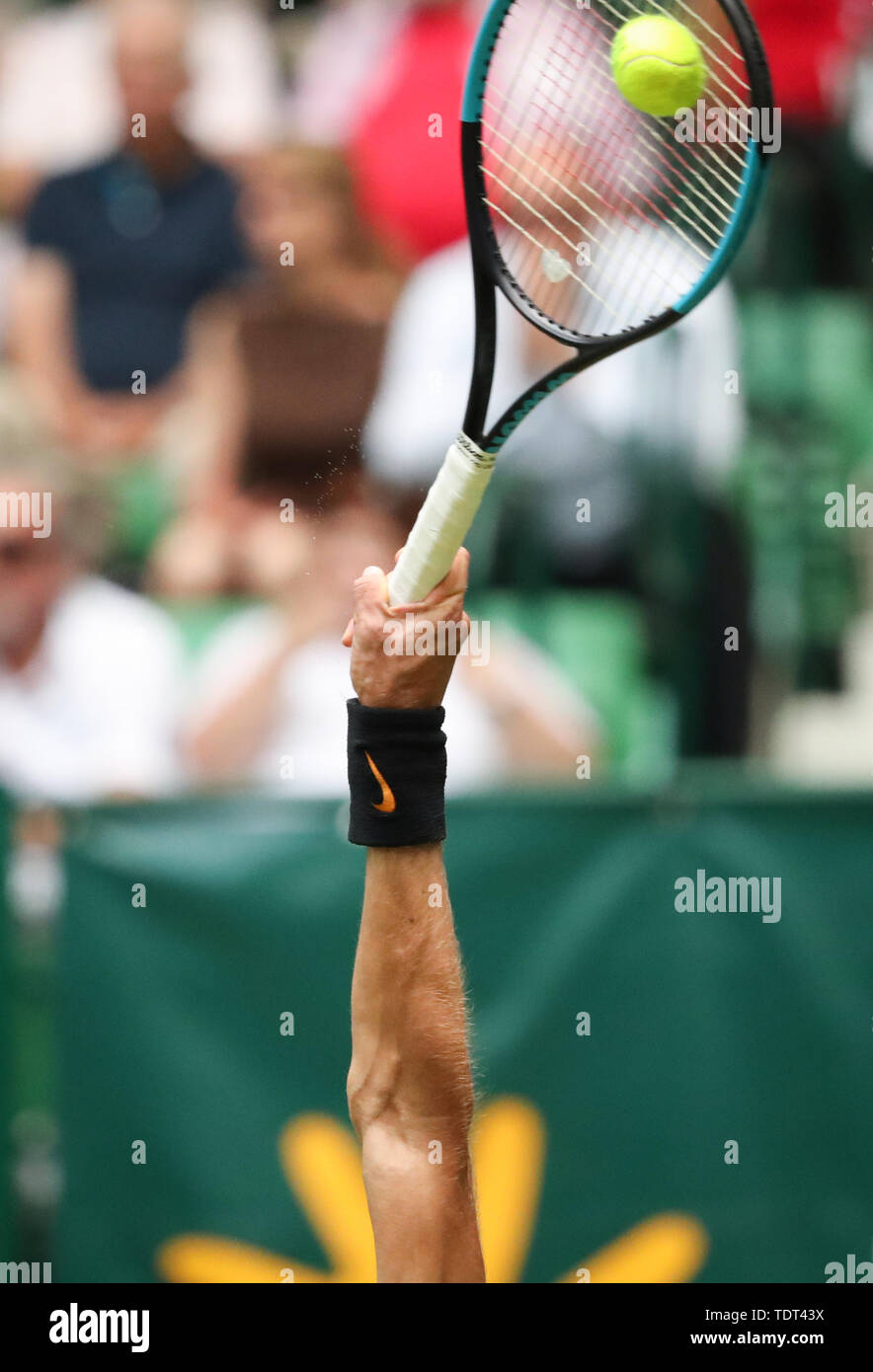 Coric serve hi-res stock photography and images - Alamy