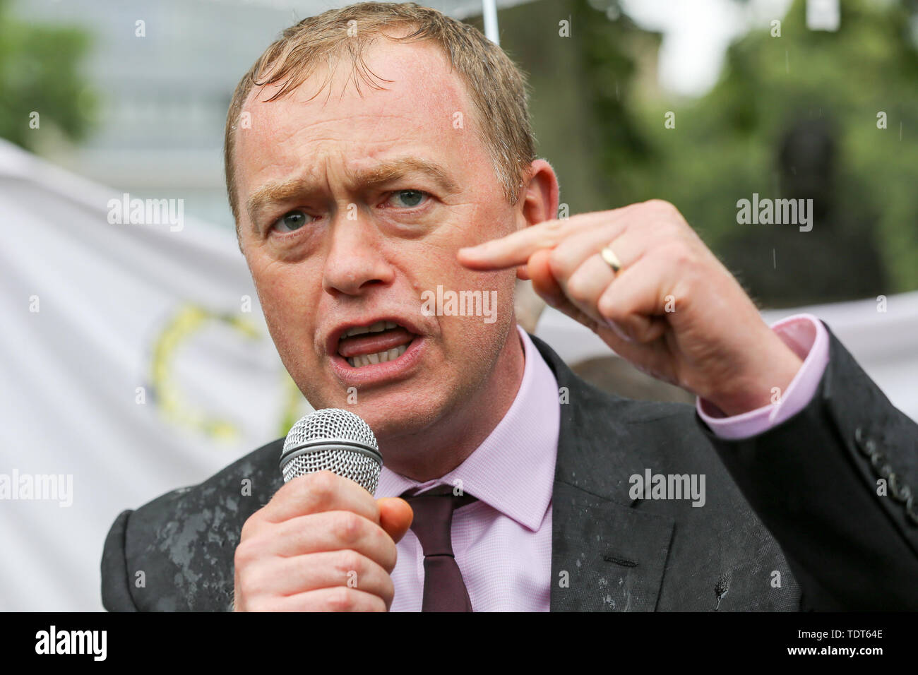 Tim farron speaking hi-res stock photography and images - Alamy