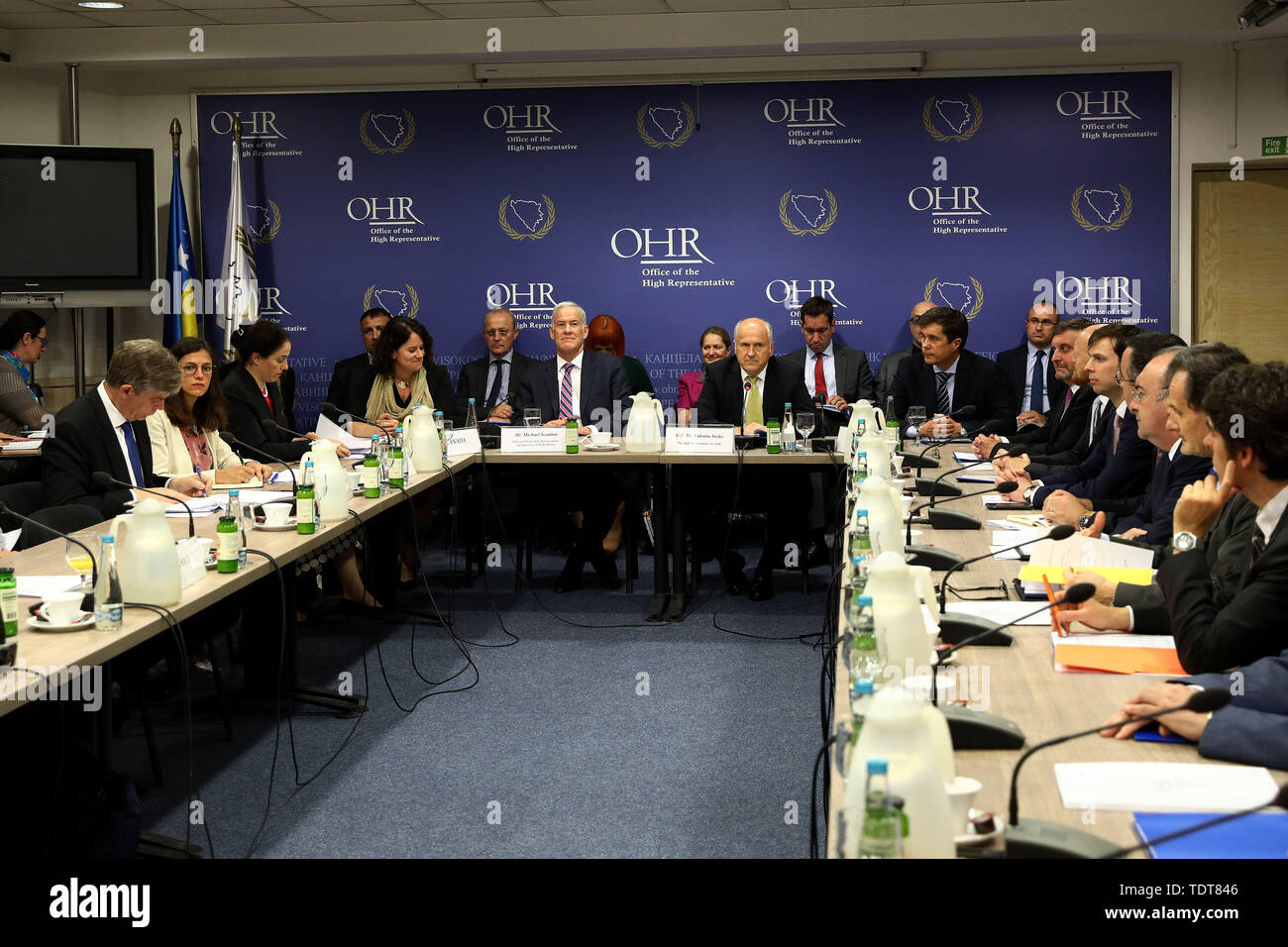 Peace implementation hi-res stock photography and images - Alamy