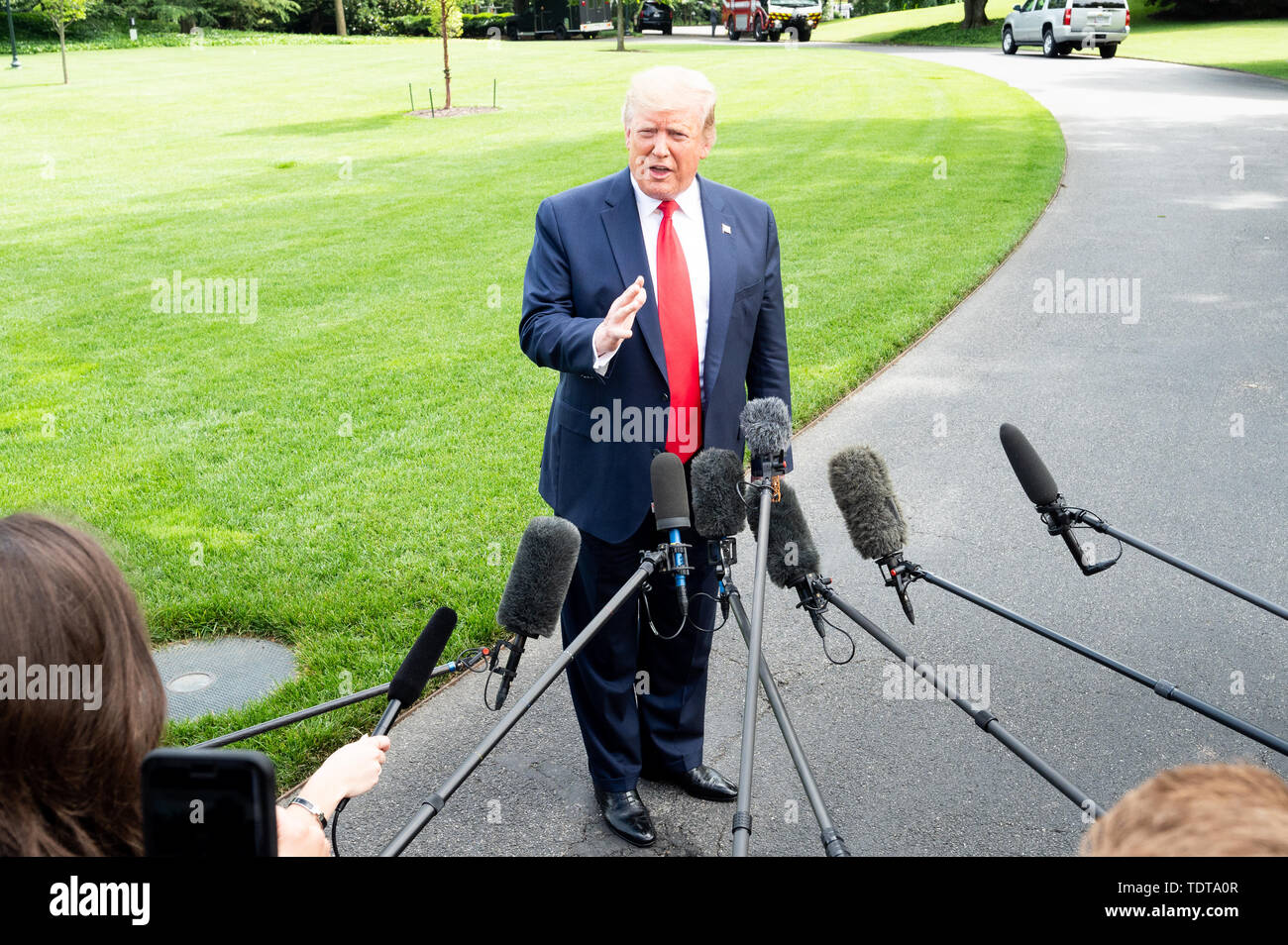 Rally white house hi-res stock photography and images - Alamy