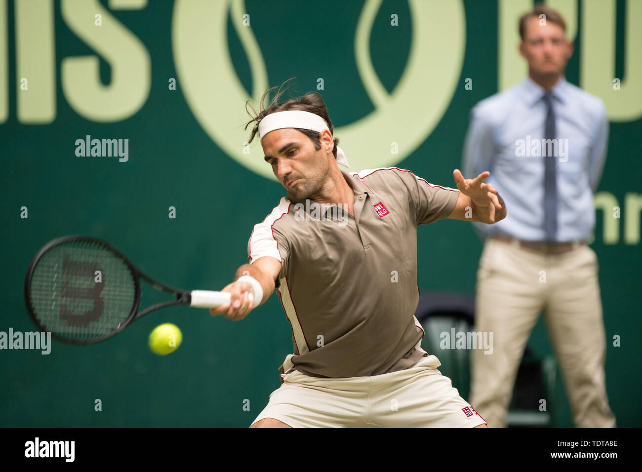 Roger FEDERER (SUI) with Ball, single action with ball, action, half ...