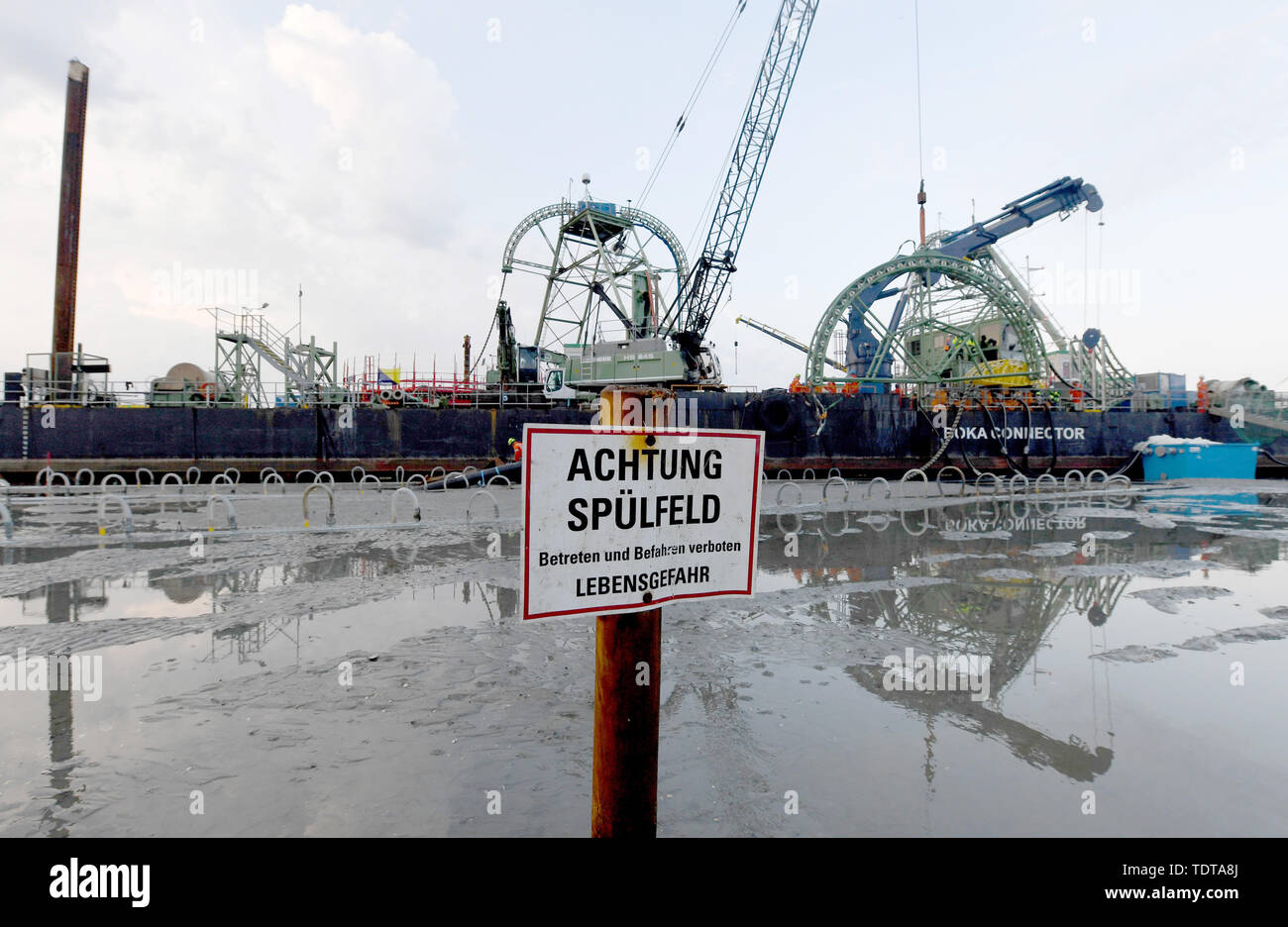Submarine warning hi-res stock photography and images - Alamy
