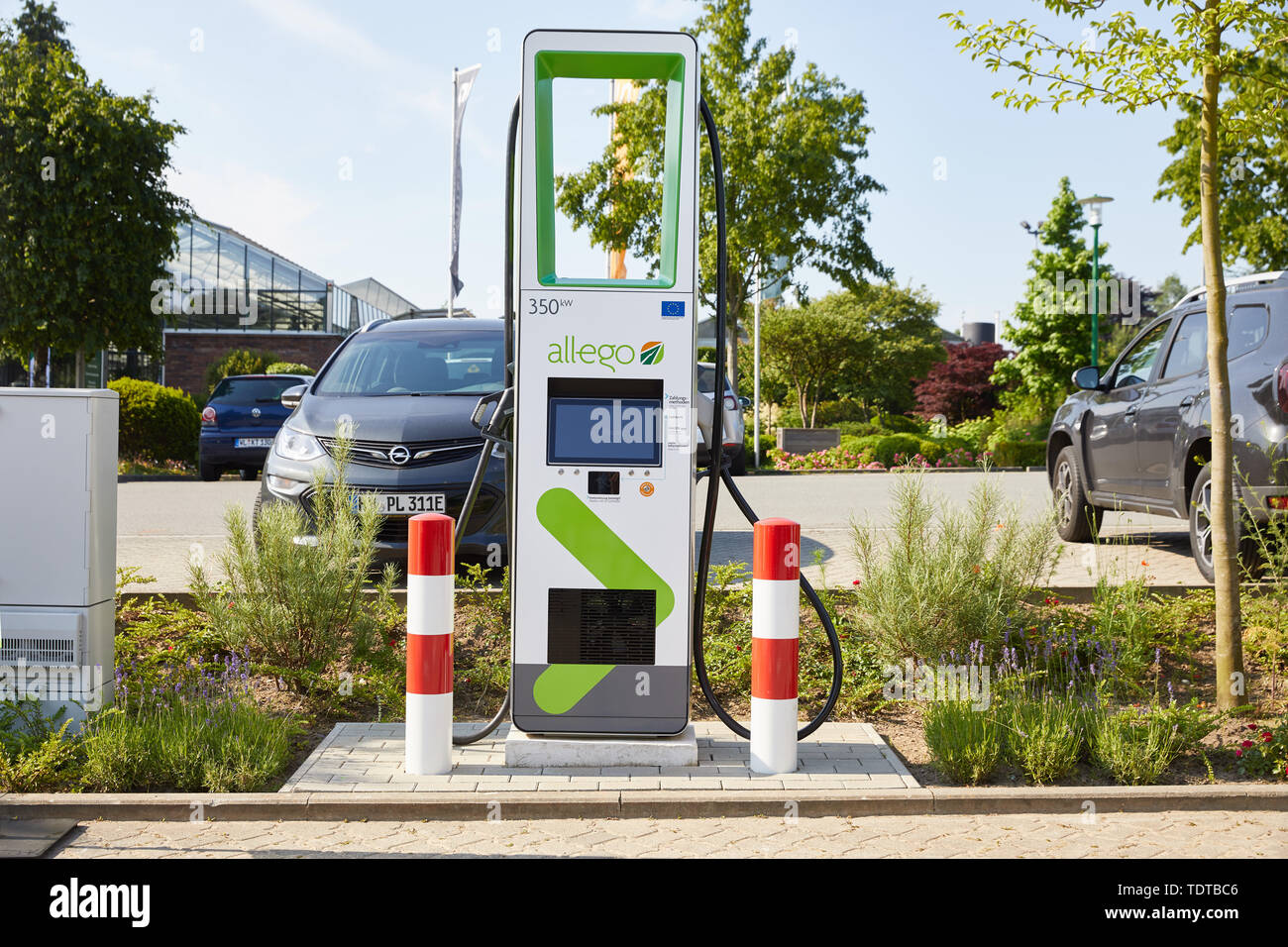 Fast charging column hi-res stock photography and images - Alamy
