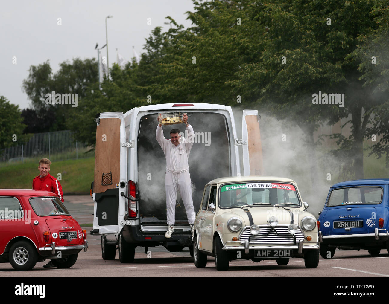 Paul Swift stunt team recreates a scene from the movie The Italian Job ...