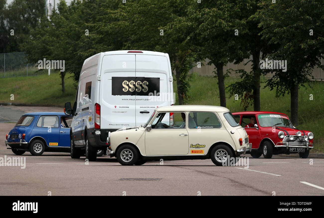 Paul Swift stunt team recreates a scene from the movie The Italian Job ...