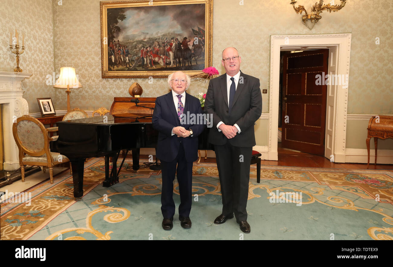 Outgoing PSNI Chief Constable Sir George Hamilton meets President ...