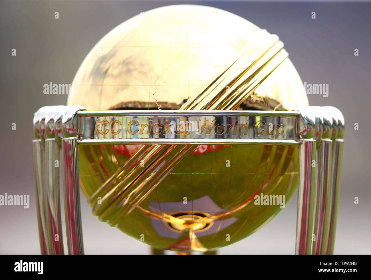 Cricket worldcup trophy hi-res stock photography and images - Alamy