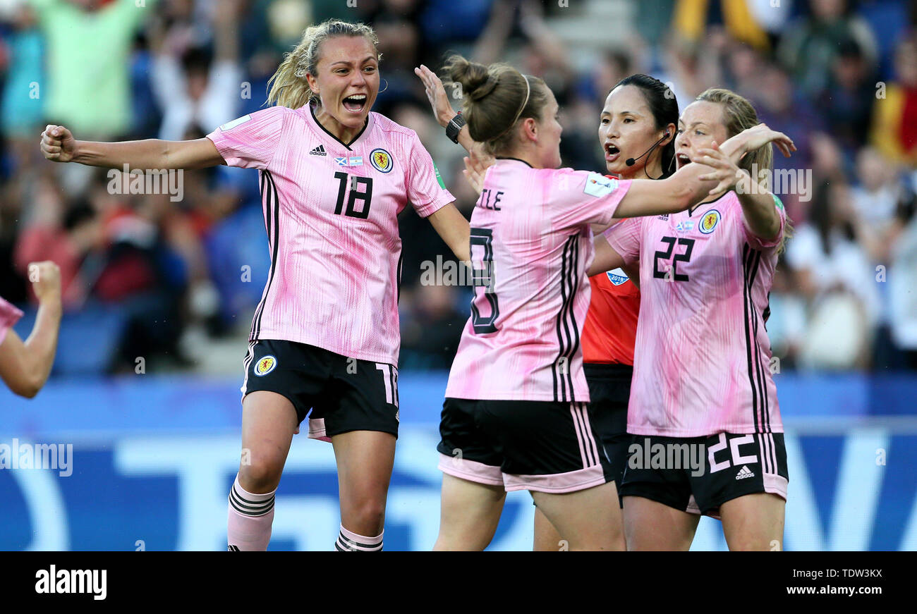 Team mate kim little scores hi-res stock photography and images - Alamy