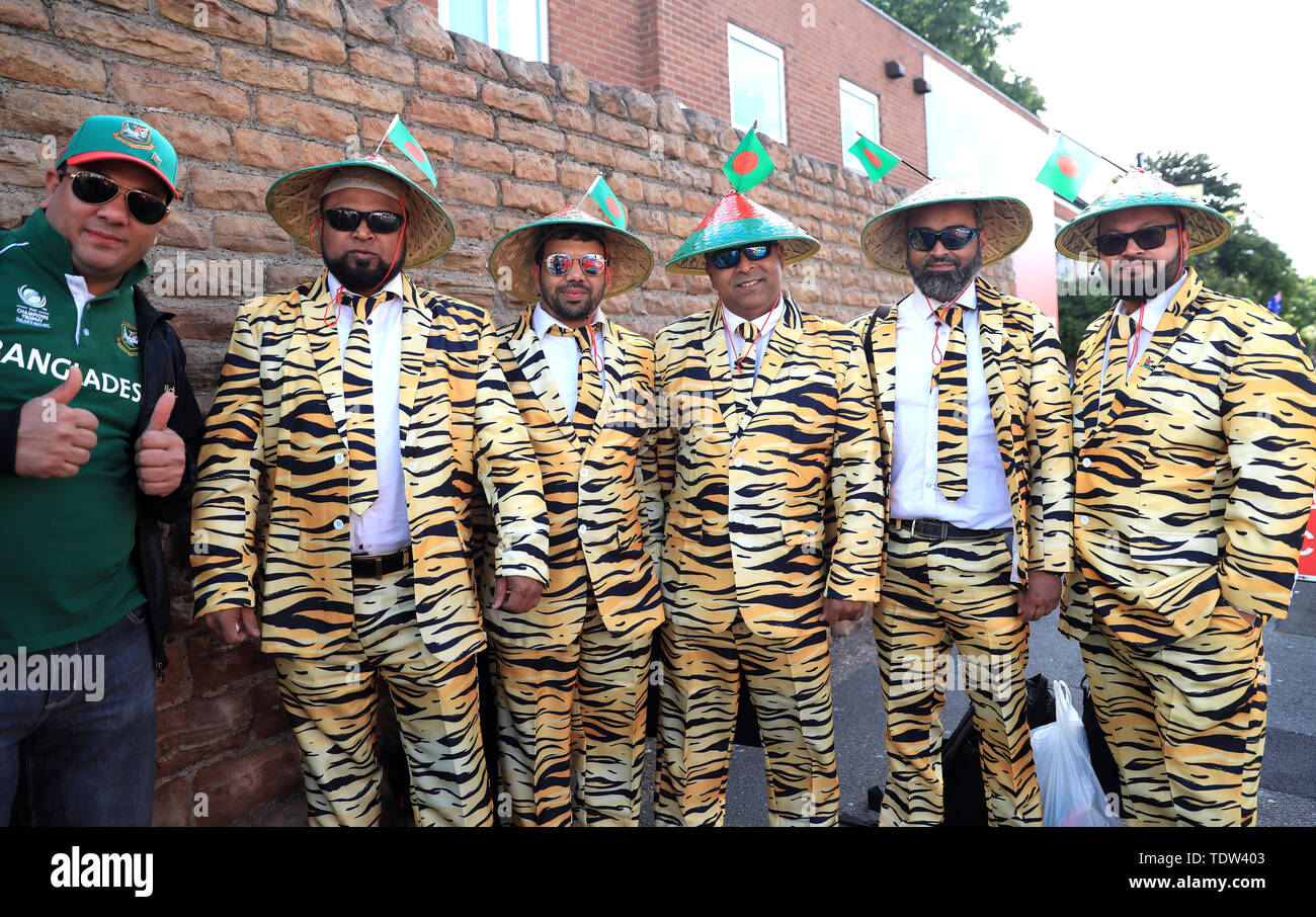 Bangladesh fans arrive for the ICC Cricket World Cup group stage match ...