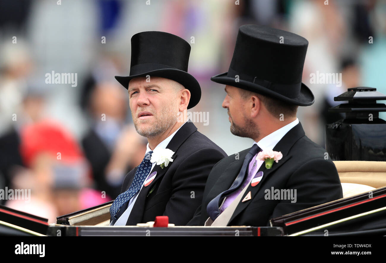 Mike Tindall (left) and Peter Phillips during the royal procession on ...
