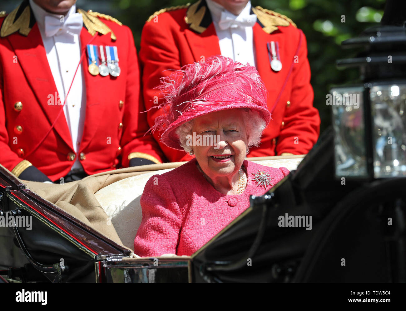 Queen elizabeth ii carriage hi-res stock photography and images - Alamy