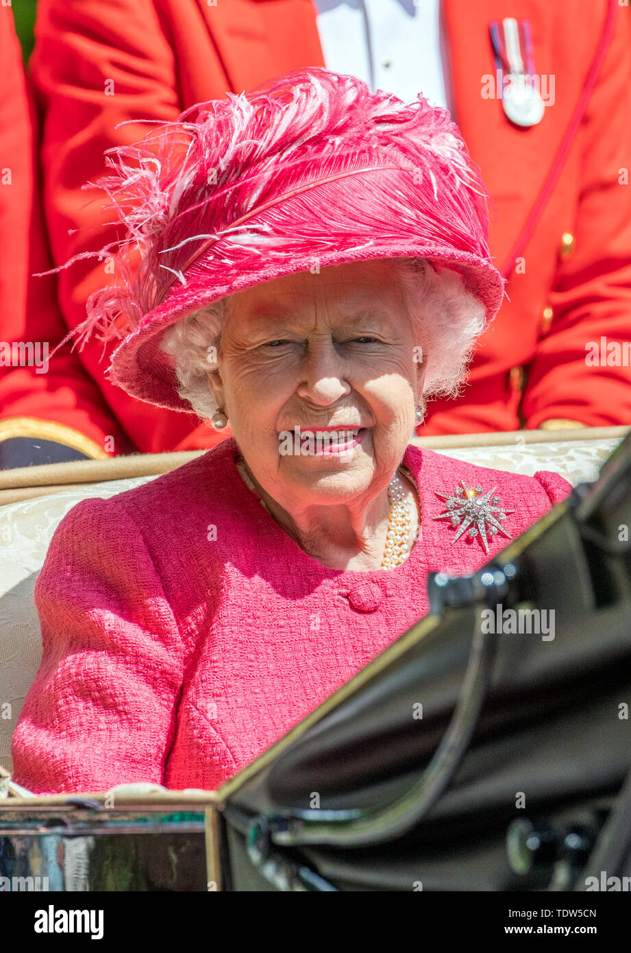 Queen elizabeth ii carriage hi-res stock photography and images - Alamy
