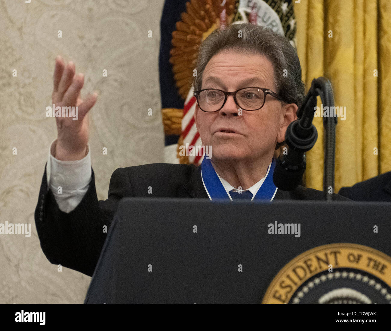 The laffer curve hi-res stock photography and images - Alamy