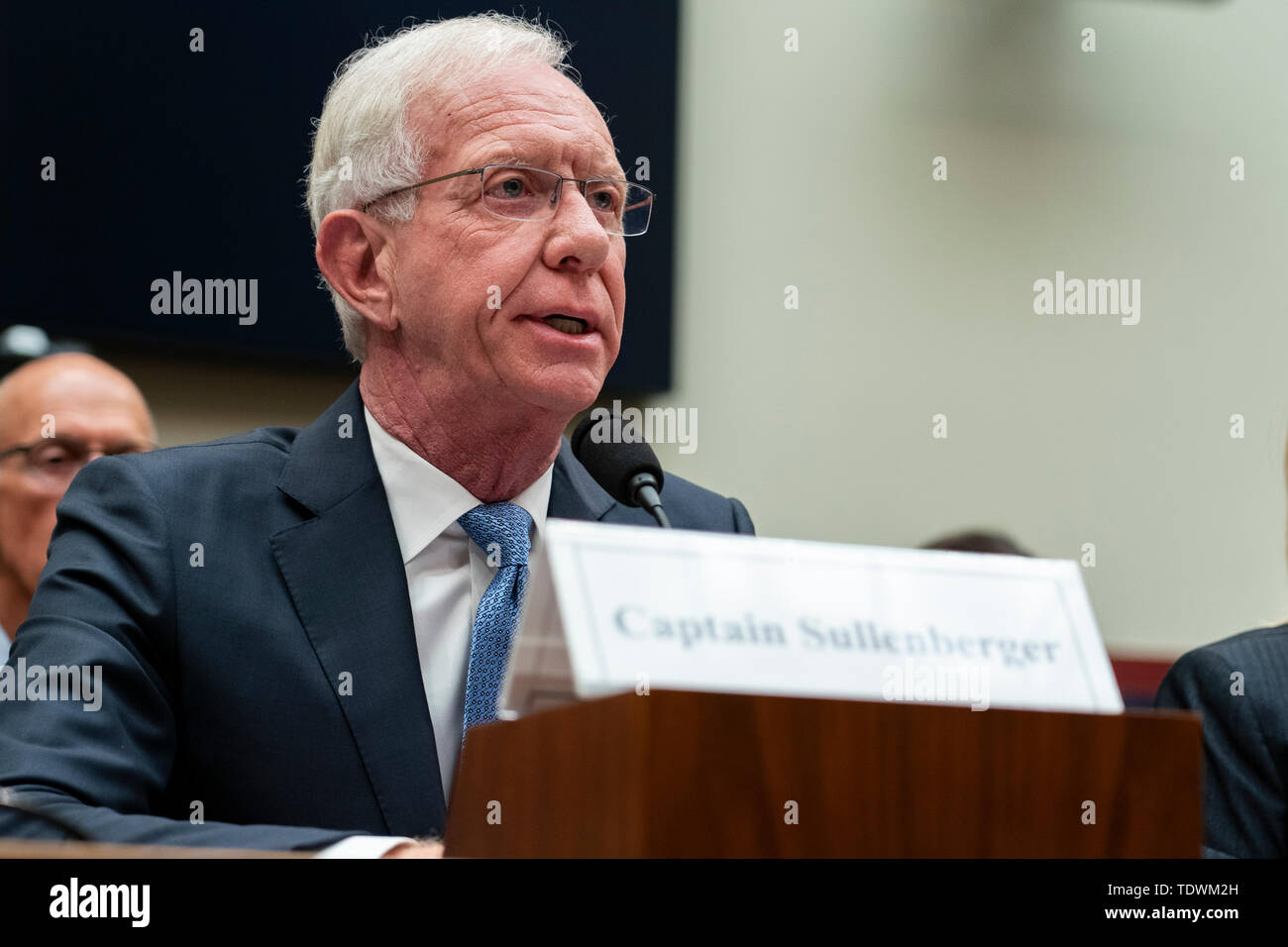 Sully sullenberger hi-res stock photography and images - Alamy
