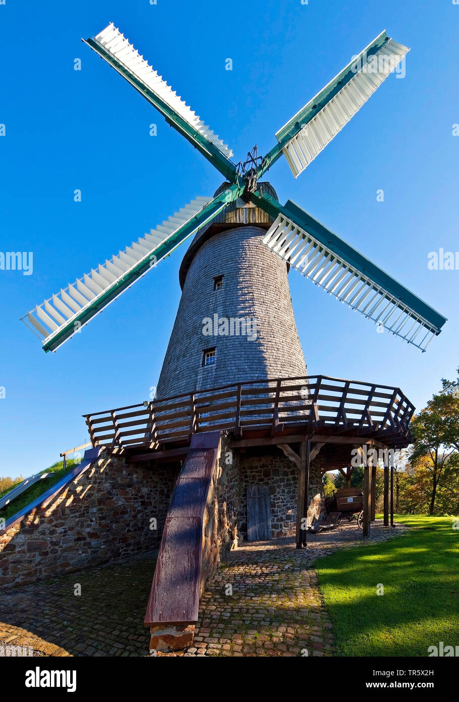 House smock hi-res stock photography and images - Alamy