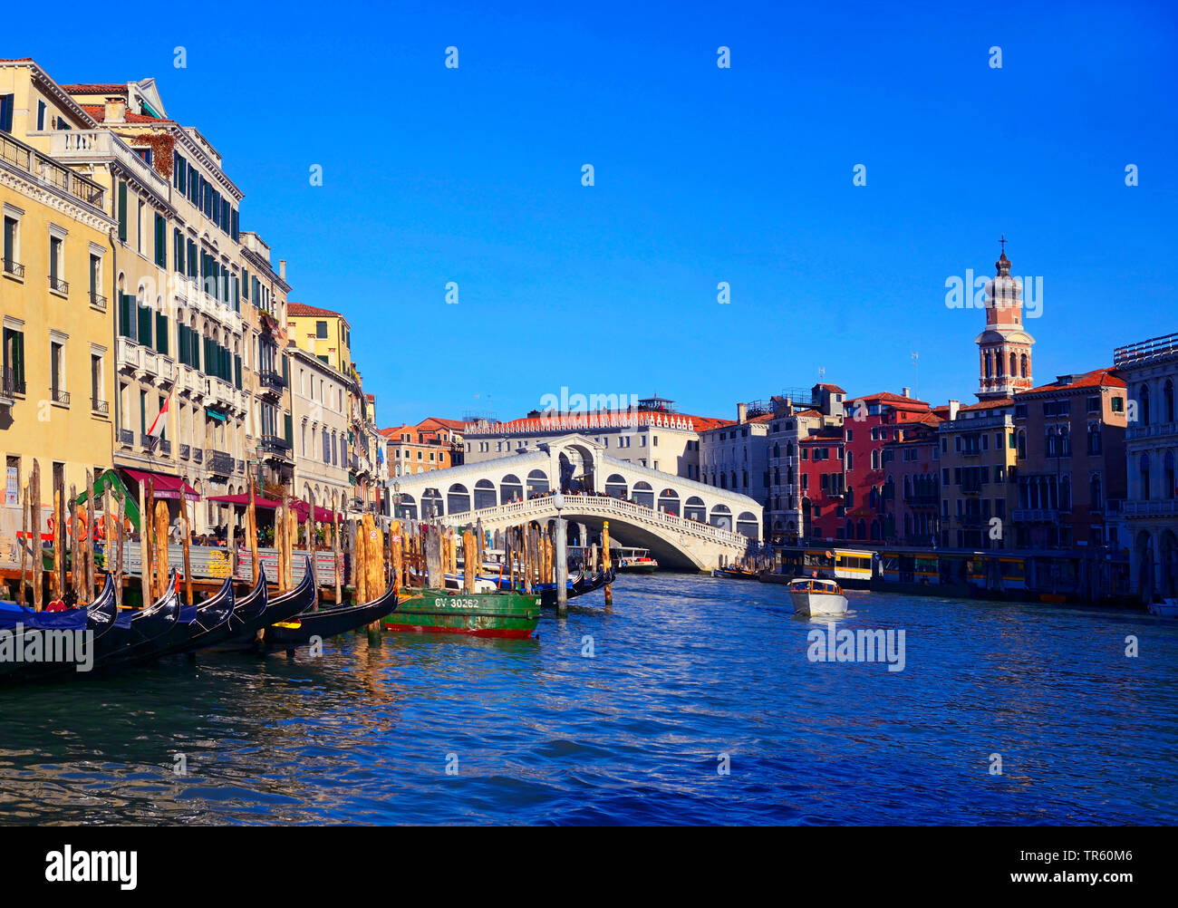 Rialto venice foot bridge hi-res stock photography and images - Alamy