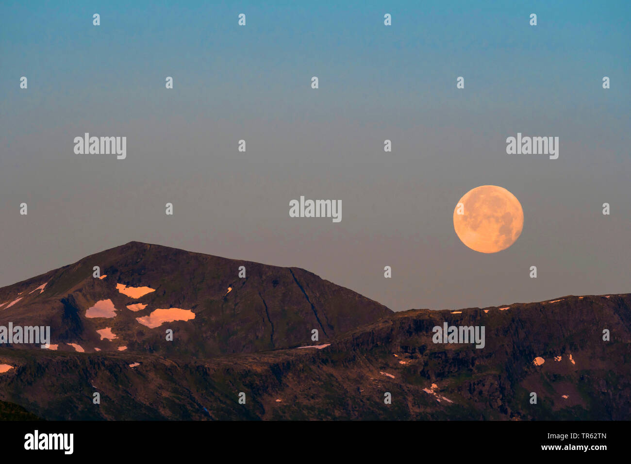 Norwegian full moon hi-res stock photography and images - Alamy