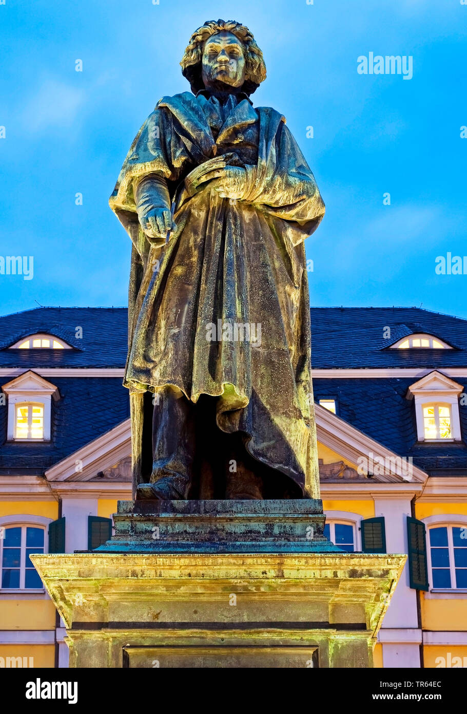Front historical monuments hi-res stock photography and images - Alamy