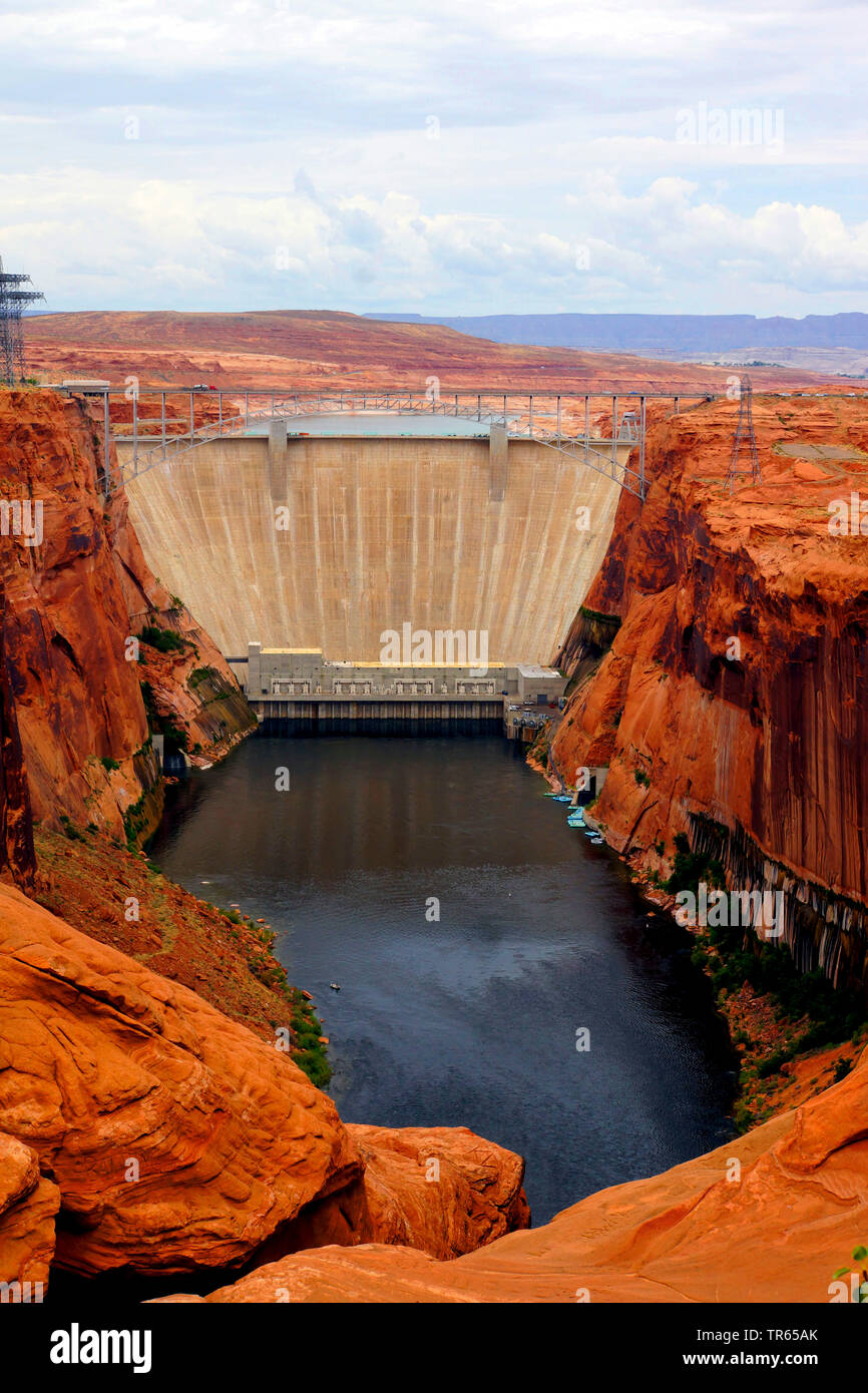 view from Glen Canyon Dam Overlook to Colorado River, Lake Powell and ...