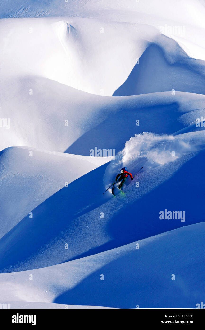 Skiing off piste hi-res stock photography and images - Alamy
